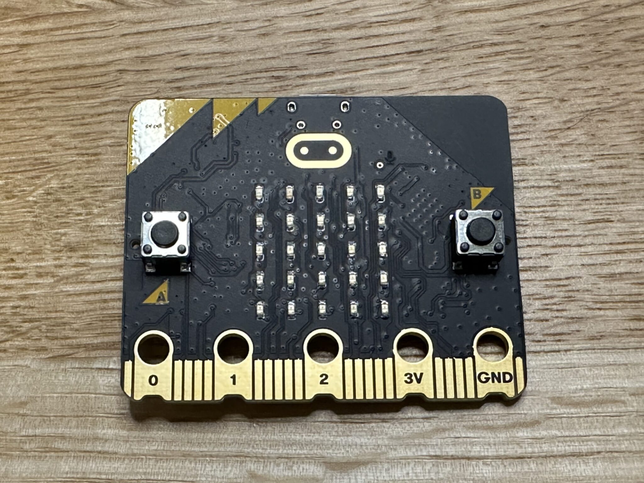 Scratch micro:bitをつないで遊ぶ | プログラミングスクールL