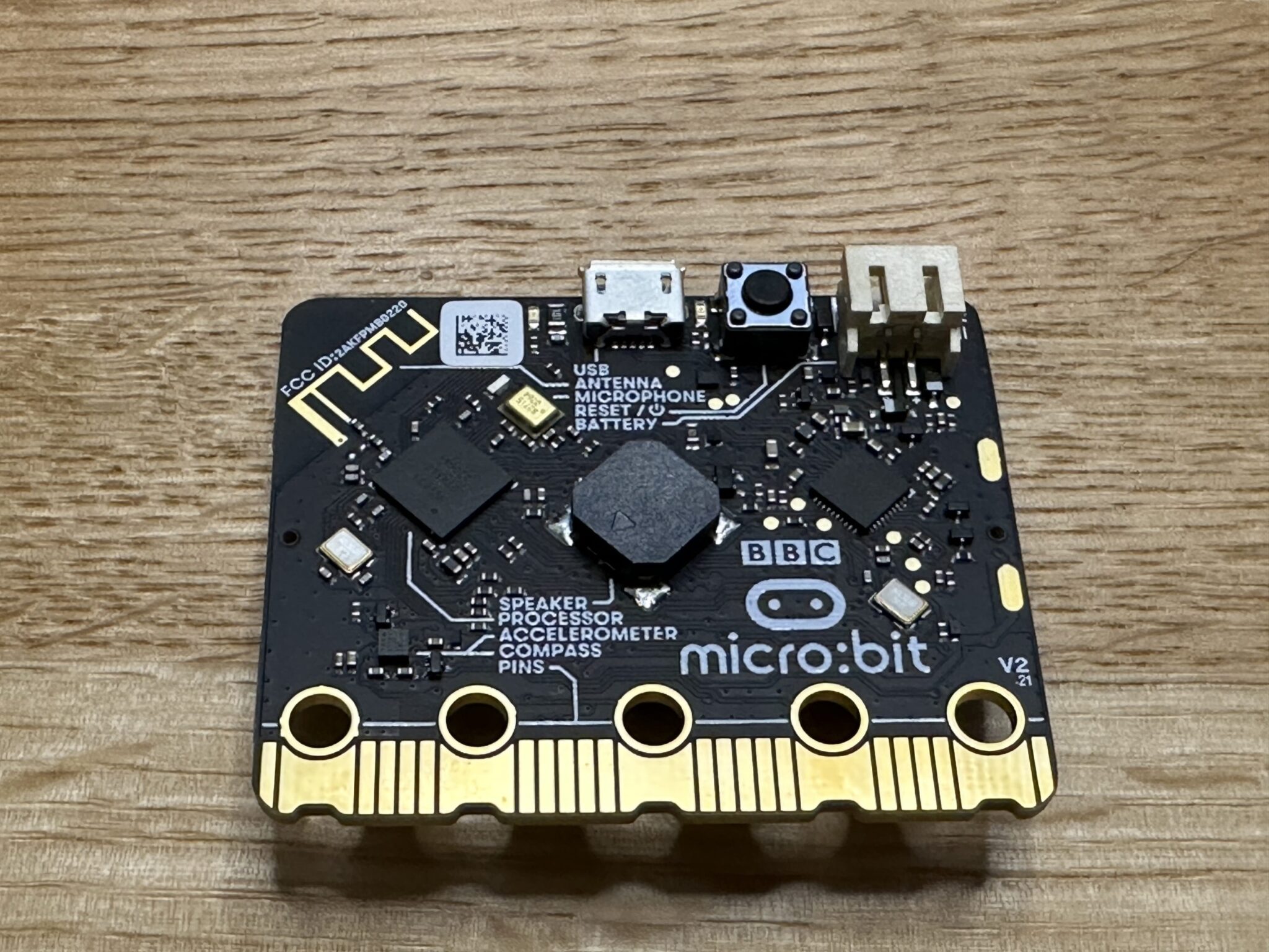 Scratch micro:bitをつないで遊ぶ | プログラミングスクールL