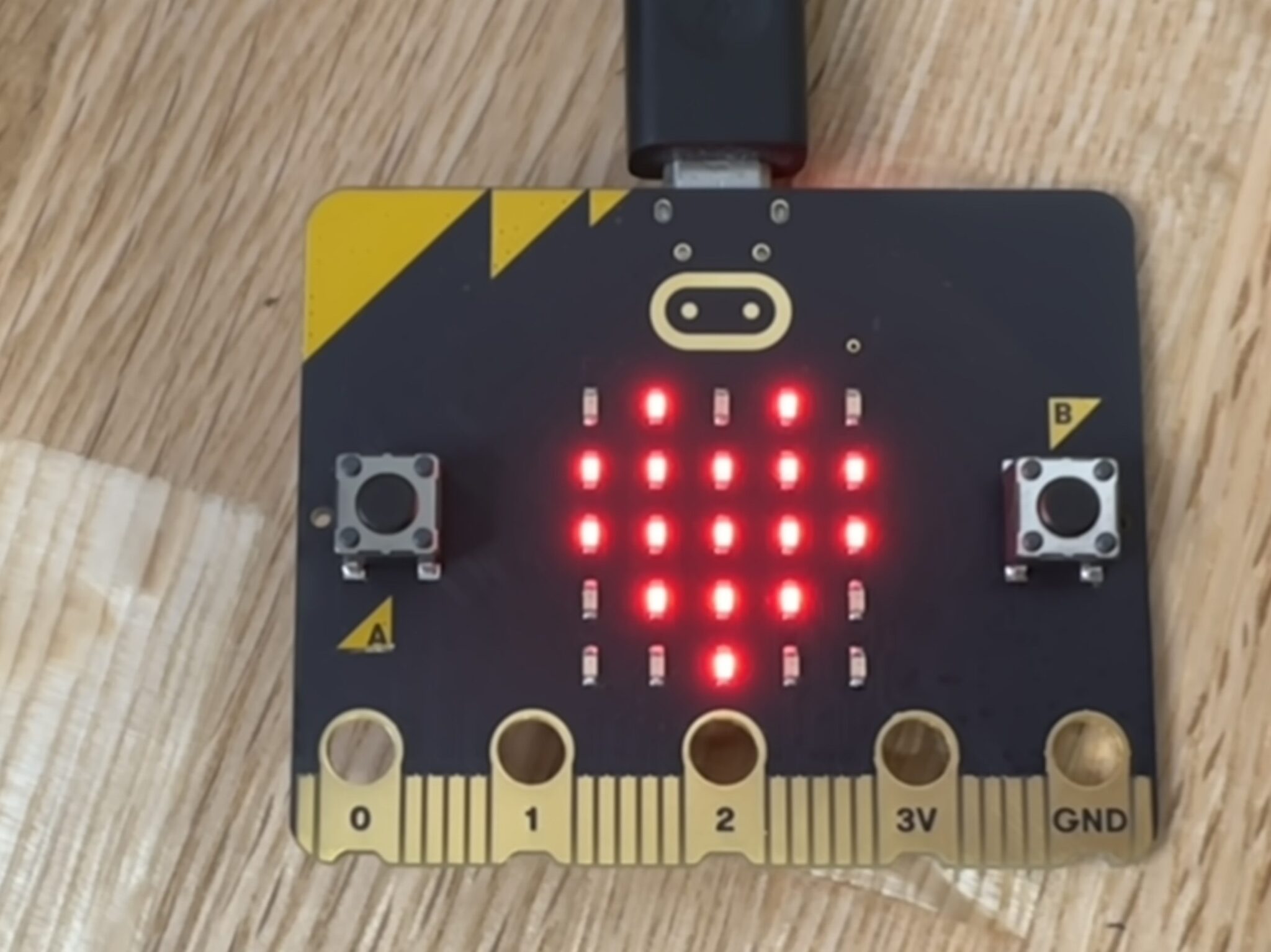 Scratch micro:bitをつないで遊ぶ | プログラミングスクールL